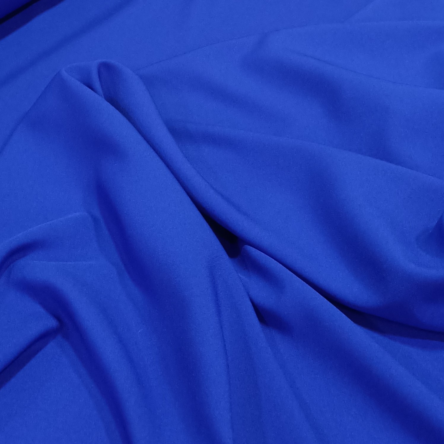 Tela de Strech azulino, tejido ideal para moda flamenca, disfraces.