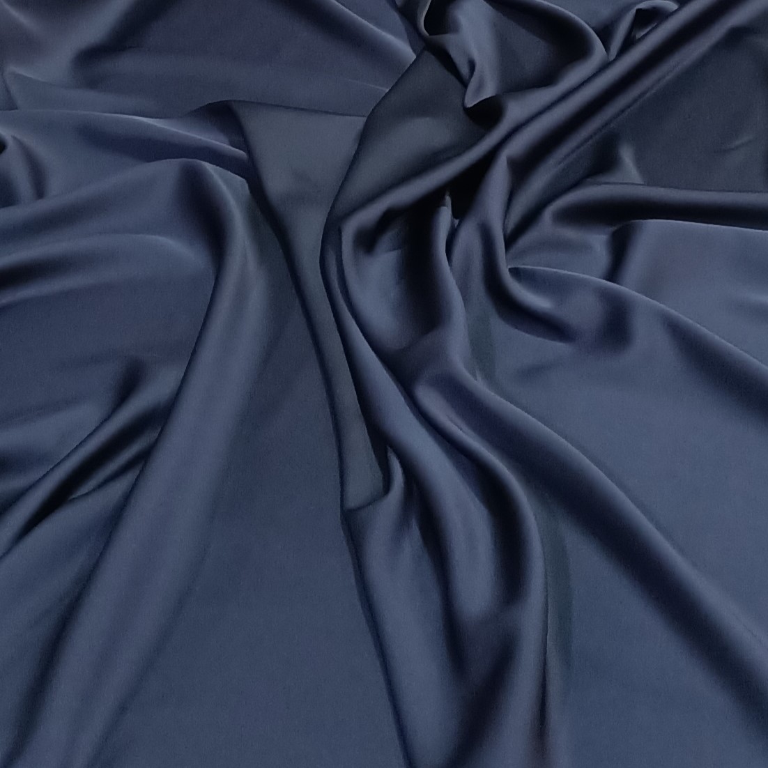 Tela crep-satén LIMBO marino, tejido para fiesta y moda.